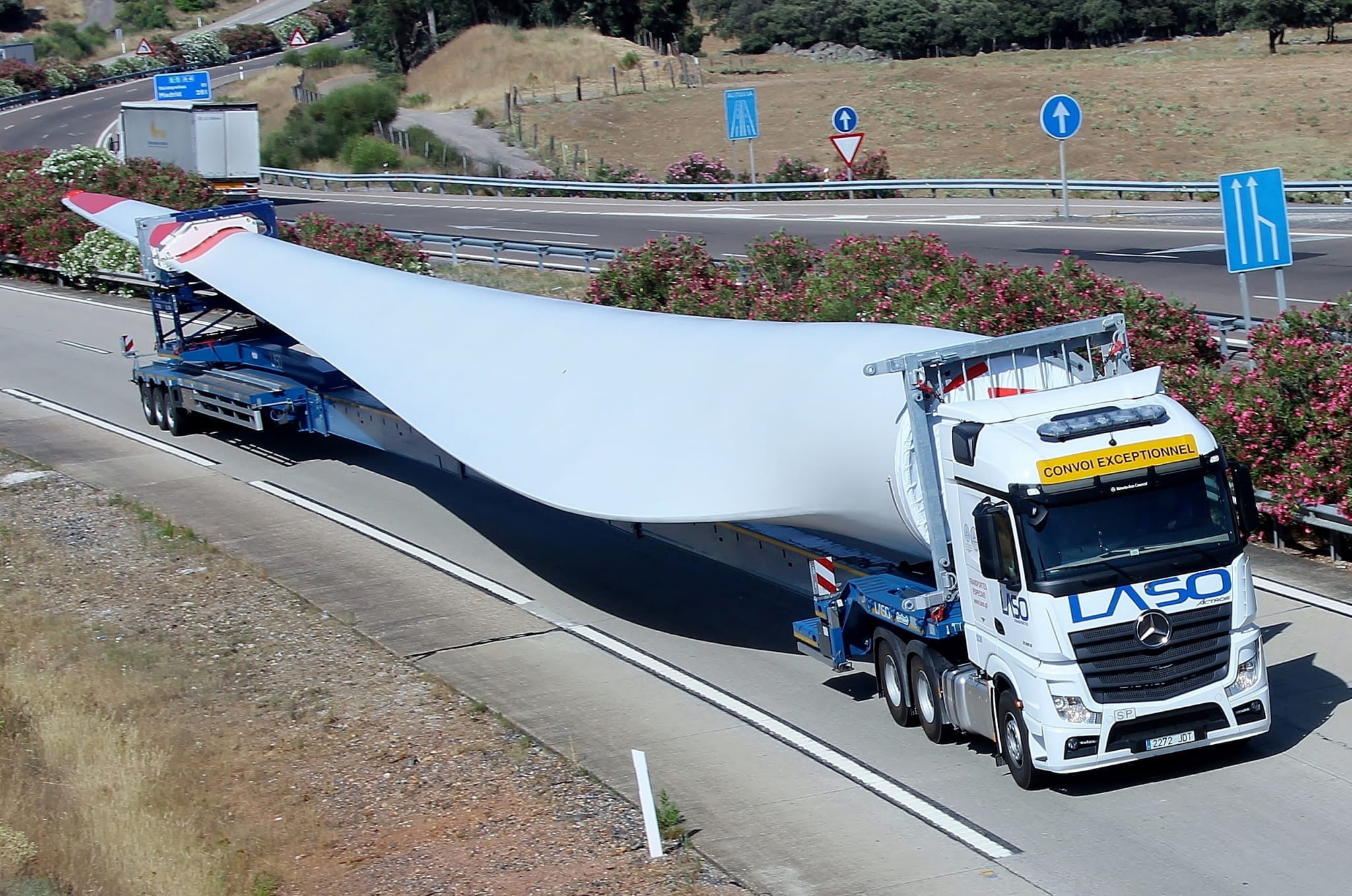 LASO El Decimoctavo Super Wing Carrier Nooteboom Trailers