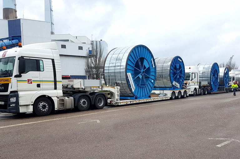 Eurotrailer: low loaders with hydraulically steered axles | Nooteboom ...