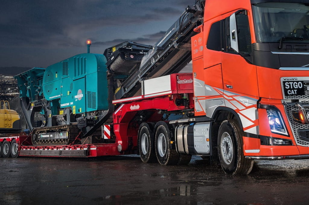 Eurotrailer: low loaders with hydraulically steered axles | Nooteboom ...
