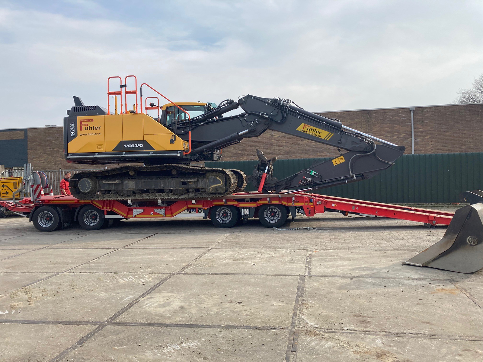 New ASDV drawbar semi low-loader with wheel wells | Nooteboom Trailers